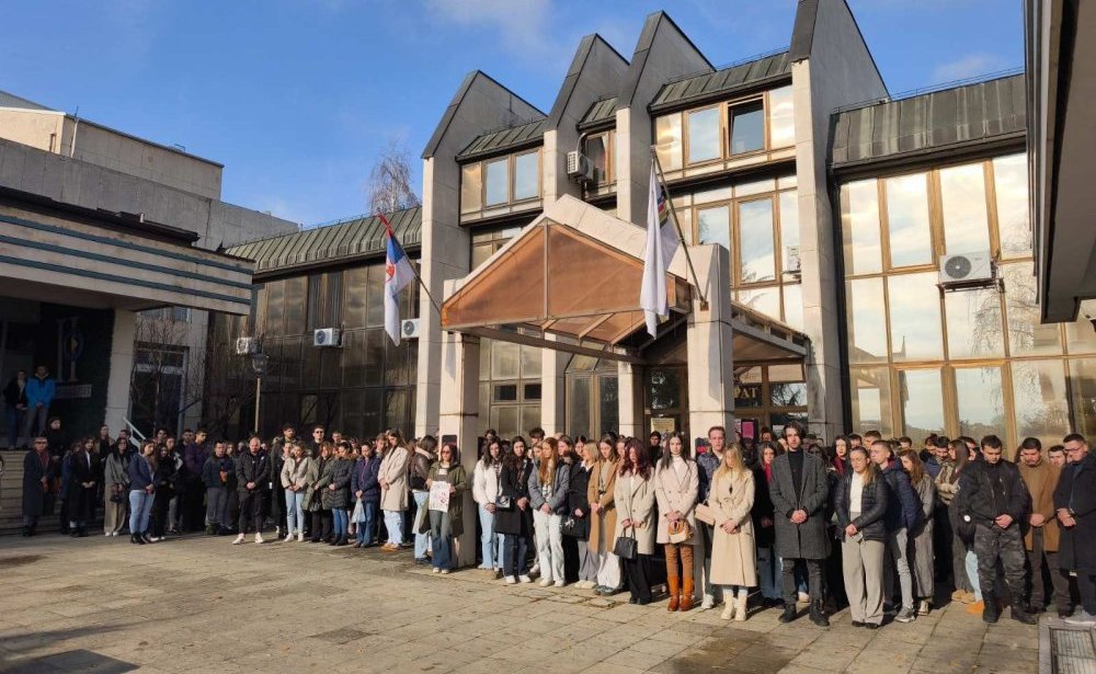 Zadatak svih nas je da tragedija bude rasvetljena i odgovorni procesuirani: Dekanski kolegijum ...