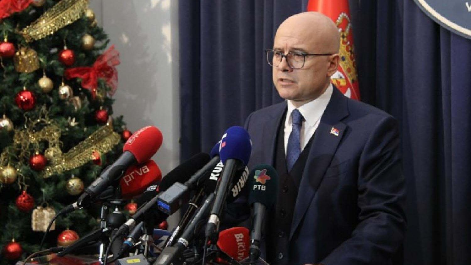 Vučević (SNS): Sud u Novom Sadu pustio teroriste da se brane sa slobode, sudije podlegle ...