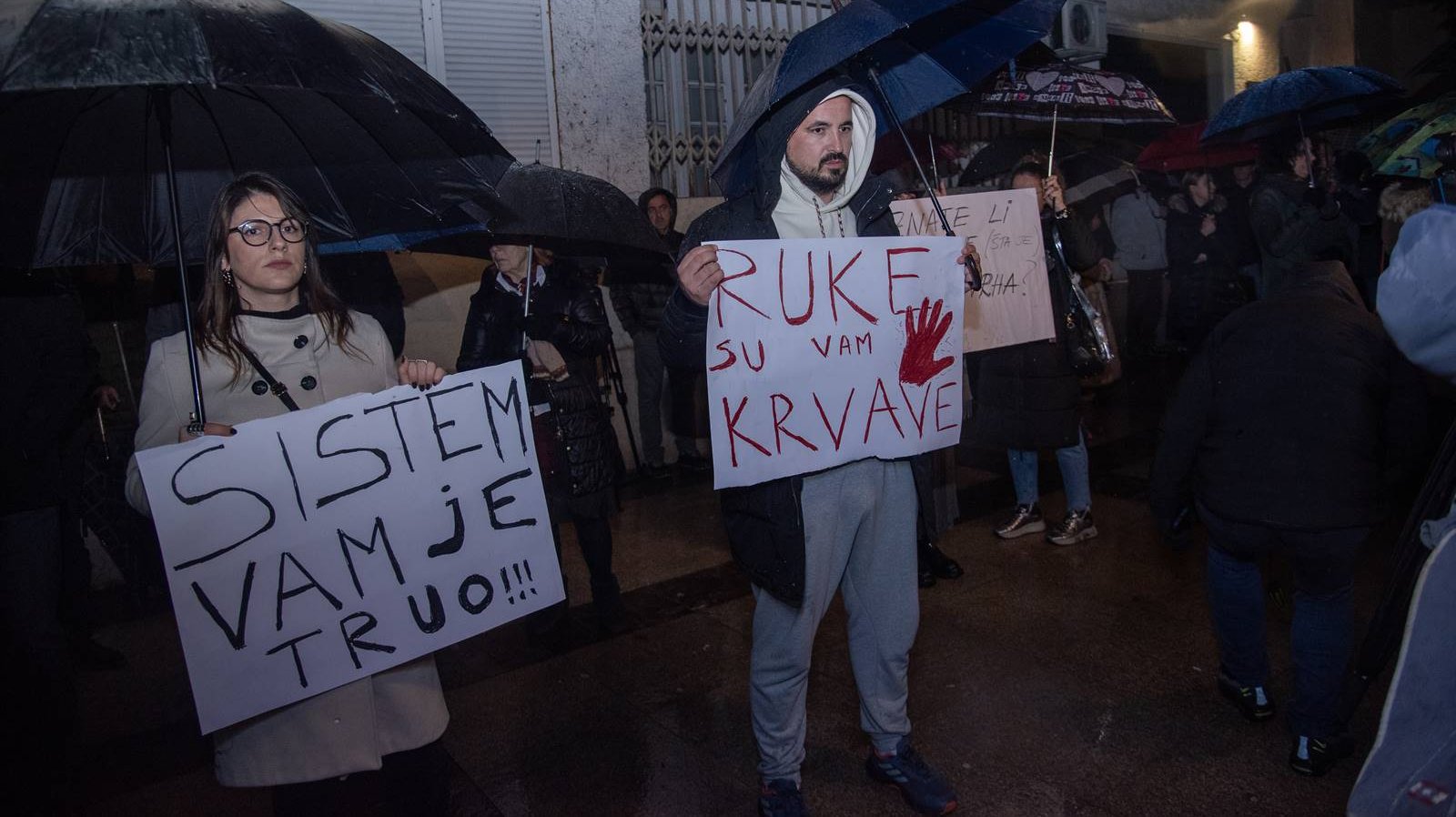 Poziv na protest danas na Cetinju i ispred zgrade MUP-a u Podgorici ...