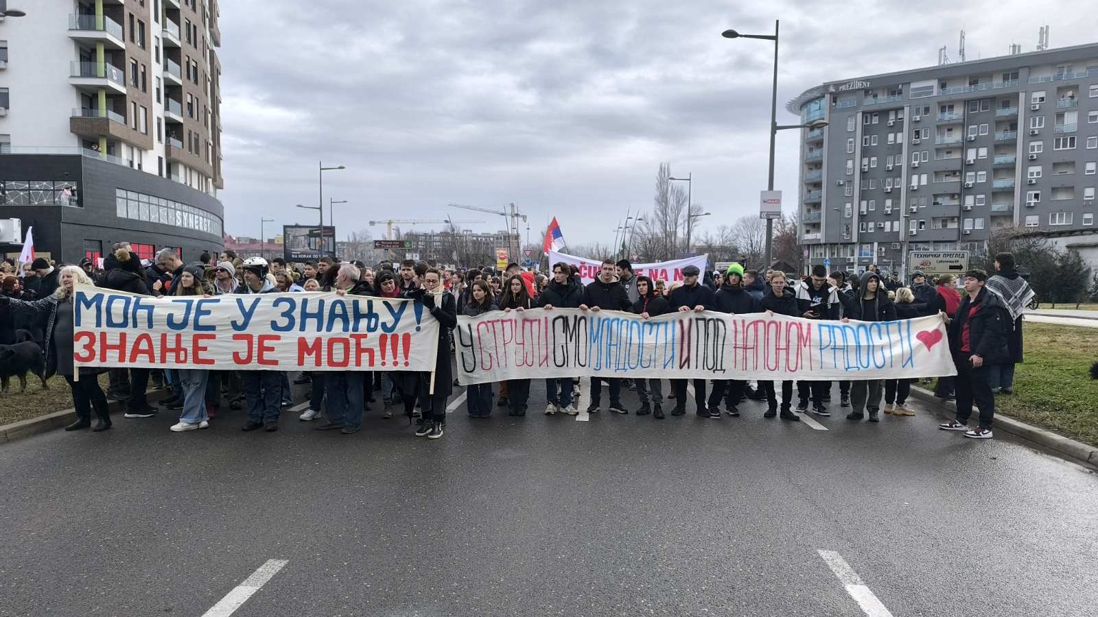 Slepilo za medijski mrak - Redakcijski komentar - Dnevni list Danas
