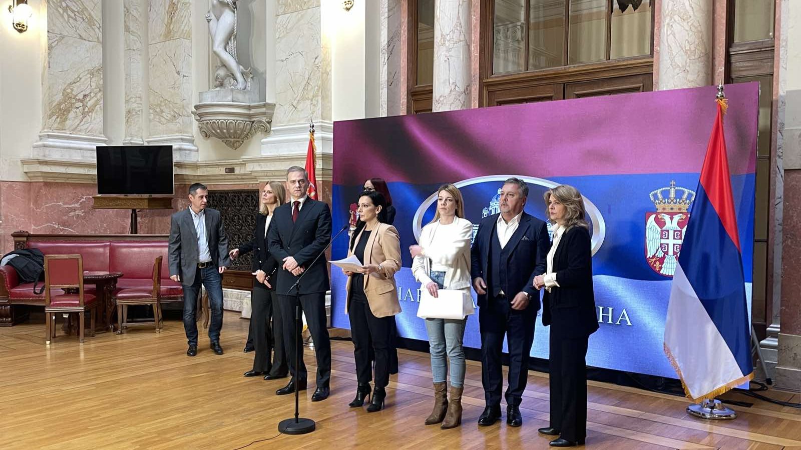 SSP: Tražimo da se Vučić hitno izvini dekanki - Politika - Dnevni list Danas