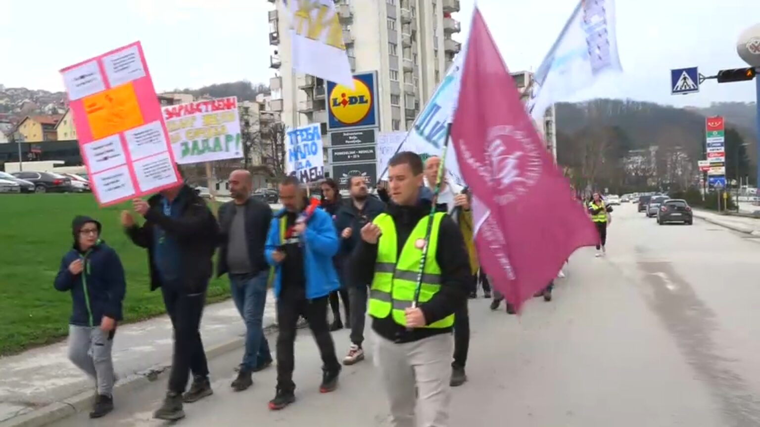 „Ere vas zovu u eru slobode“: Protest i u Užicu, blokada magistralnog ...