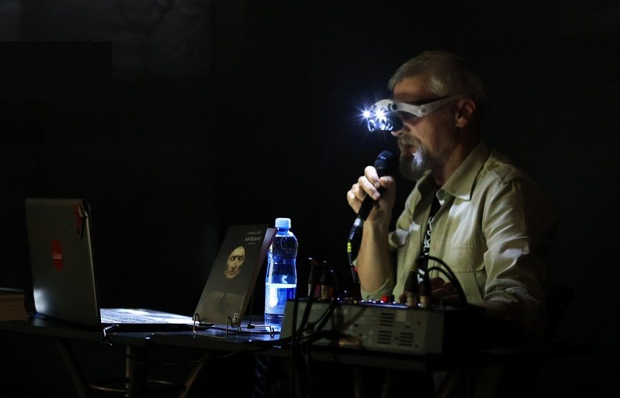 Promocija zbirke pesama „Antikanti” Nenada Glišića u Klubu „Beti Ford ...