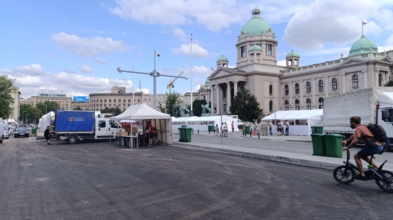 U "Ćacilendu" kao na vašaru, uz policiju pod punom opremom - Društvo ...