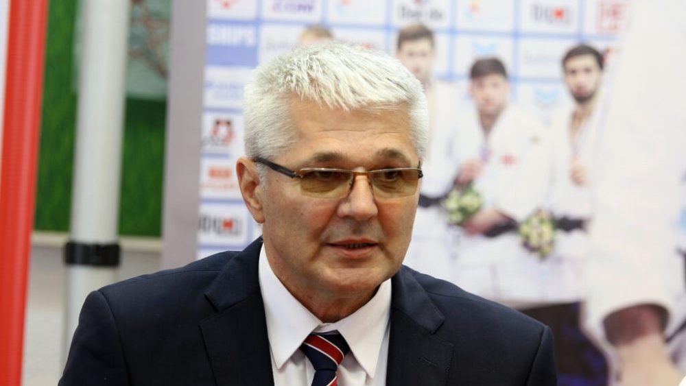 "Penzijica, službica, deblokadica": Ko je prorektor DUNP Milovan Bratić ...