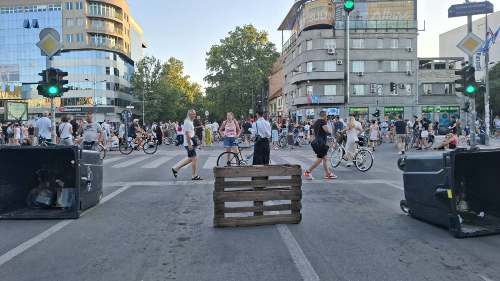 Blokade u Novom Sadu: Biciklisti idu do Futoga, Veterničani blokiraju ...