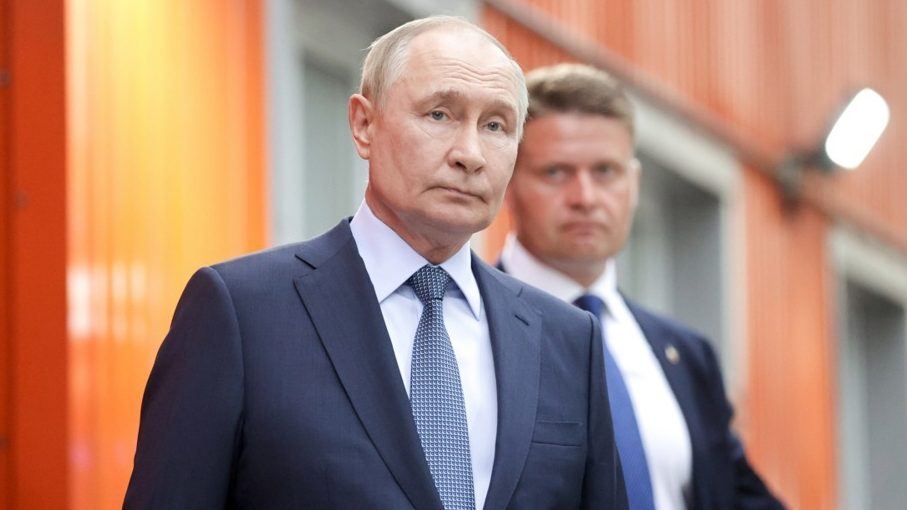 "Ili mi ili oni": Ruski istraživački novinari objašnjavaju Putinovu ...