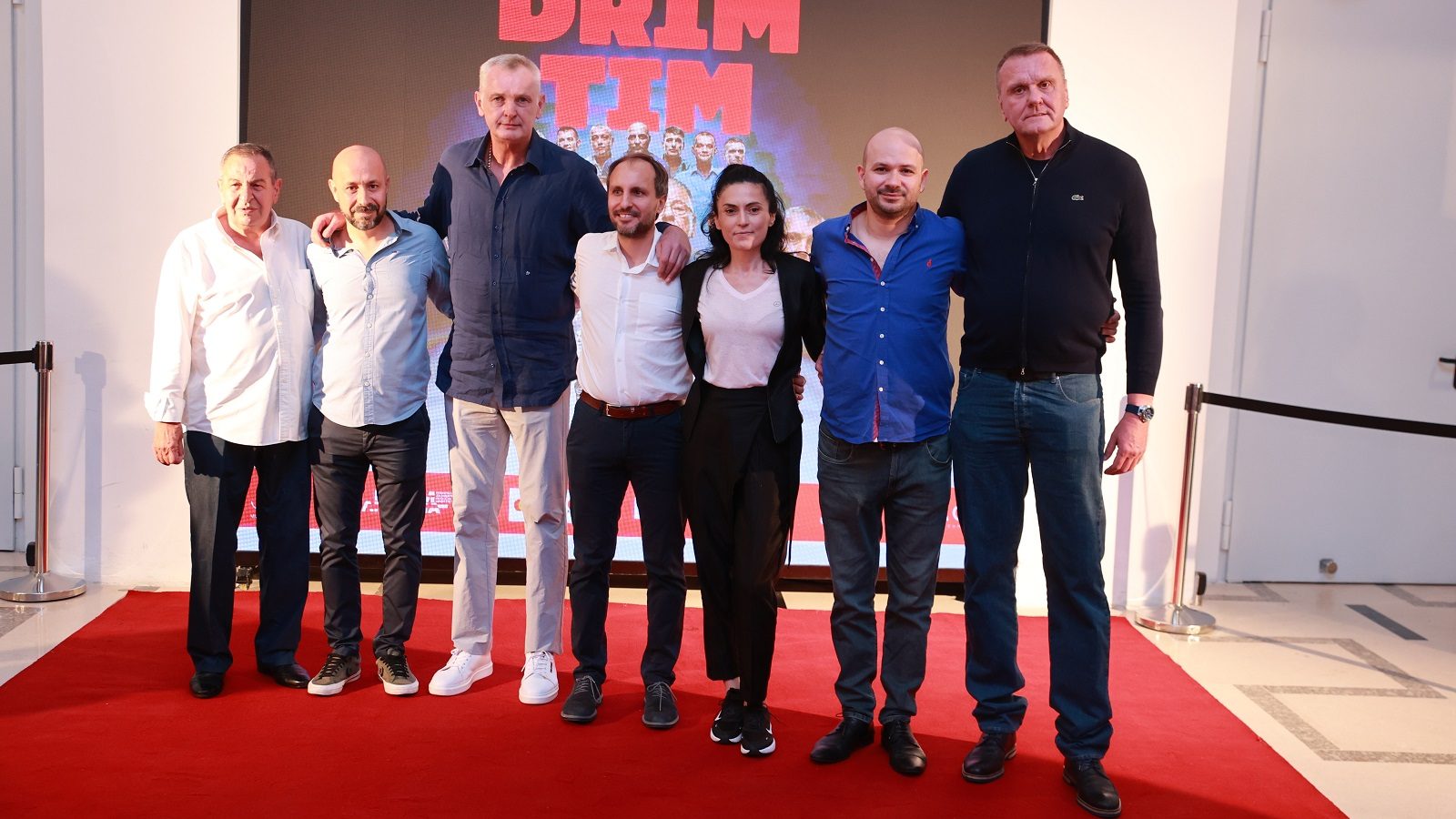 Održana beogradska premijera filma „Izgubljeni Drim Tim" uz veliki aplauz - Kultura - Dnevni ...