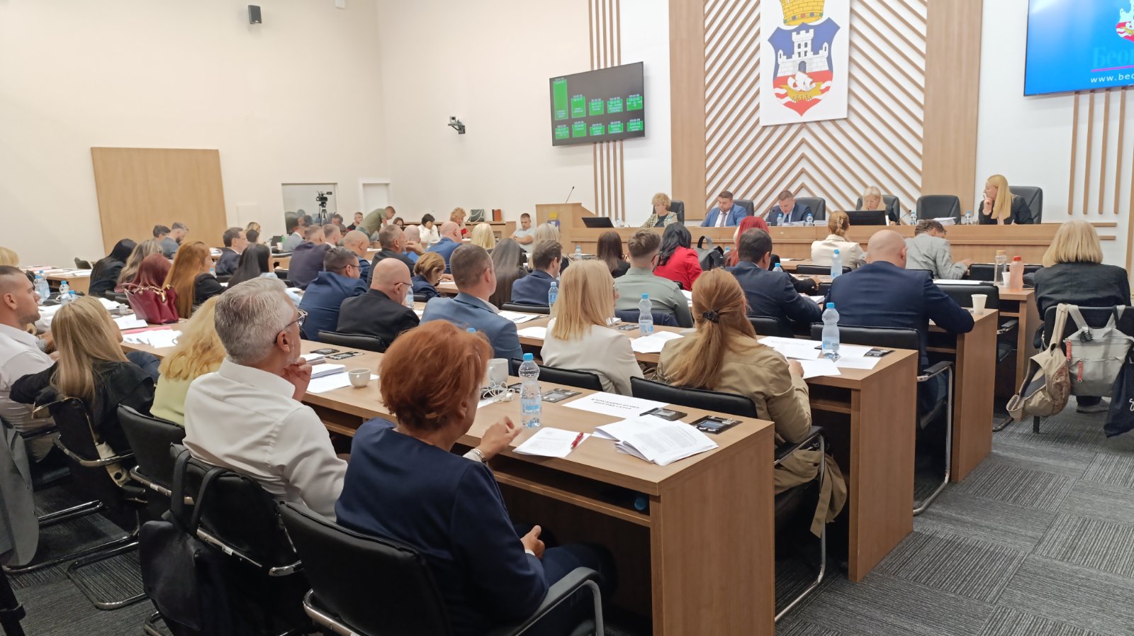 Danas sednica Skupštine grada Beograda: Na dnevnom redu Generalštab i Apoteka Beograd - Politika ...