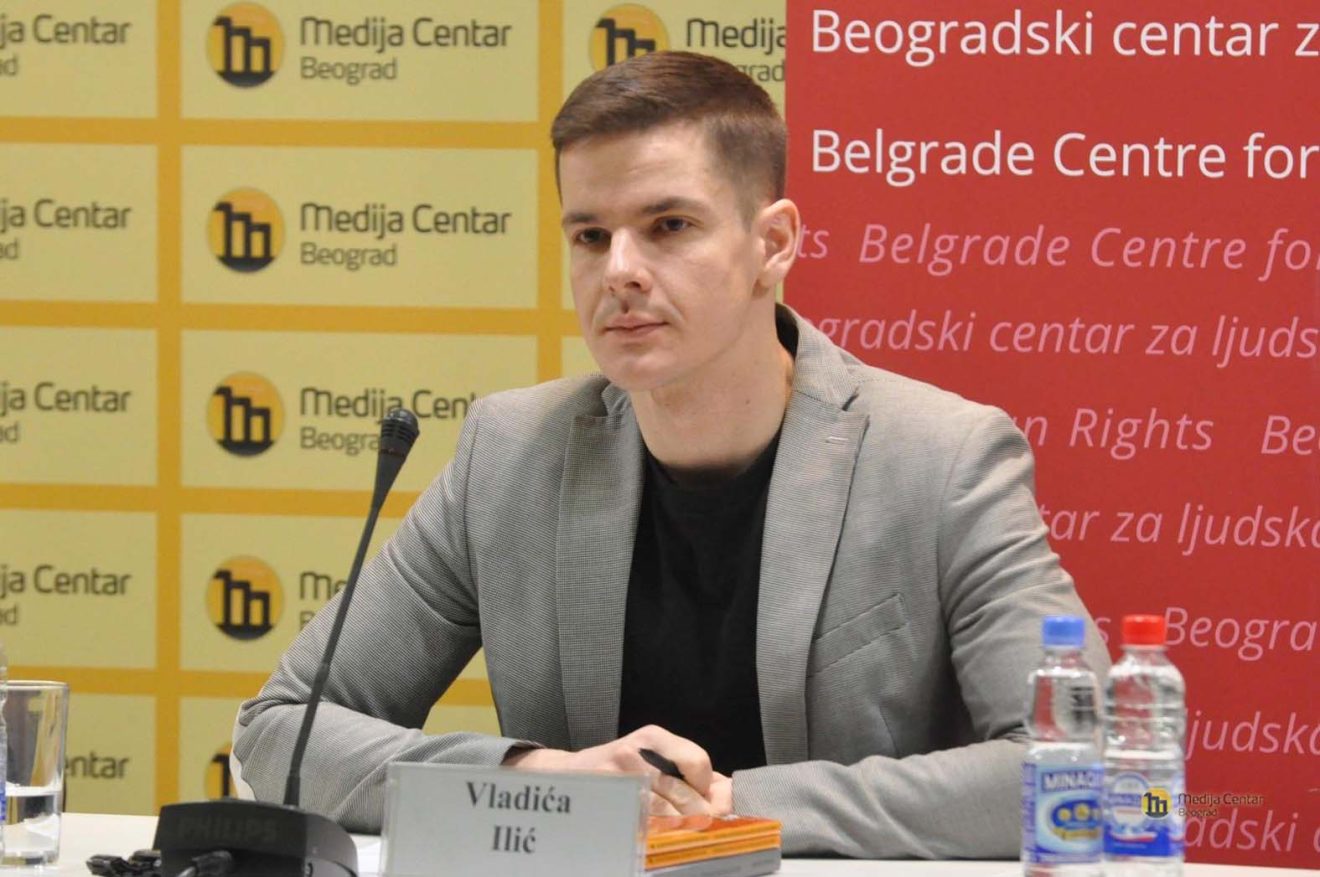 Godinu dana kasnije, istraga o zvučnom oružju koje je upotrebljeno 15 ...