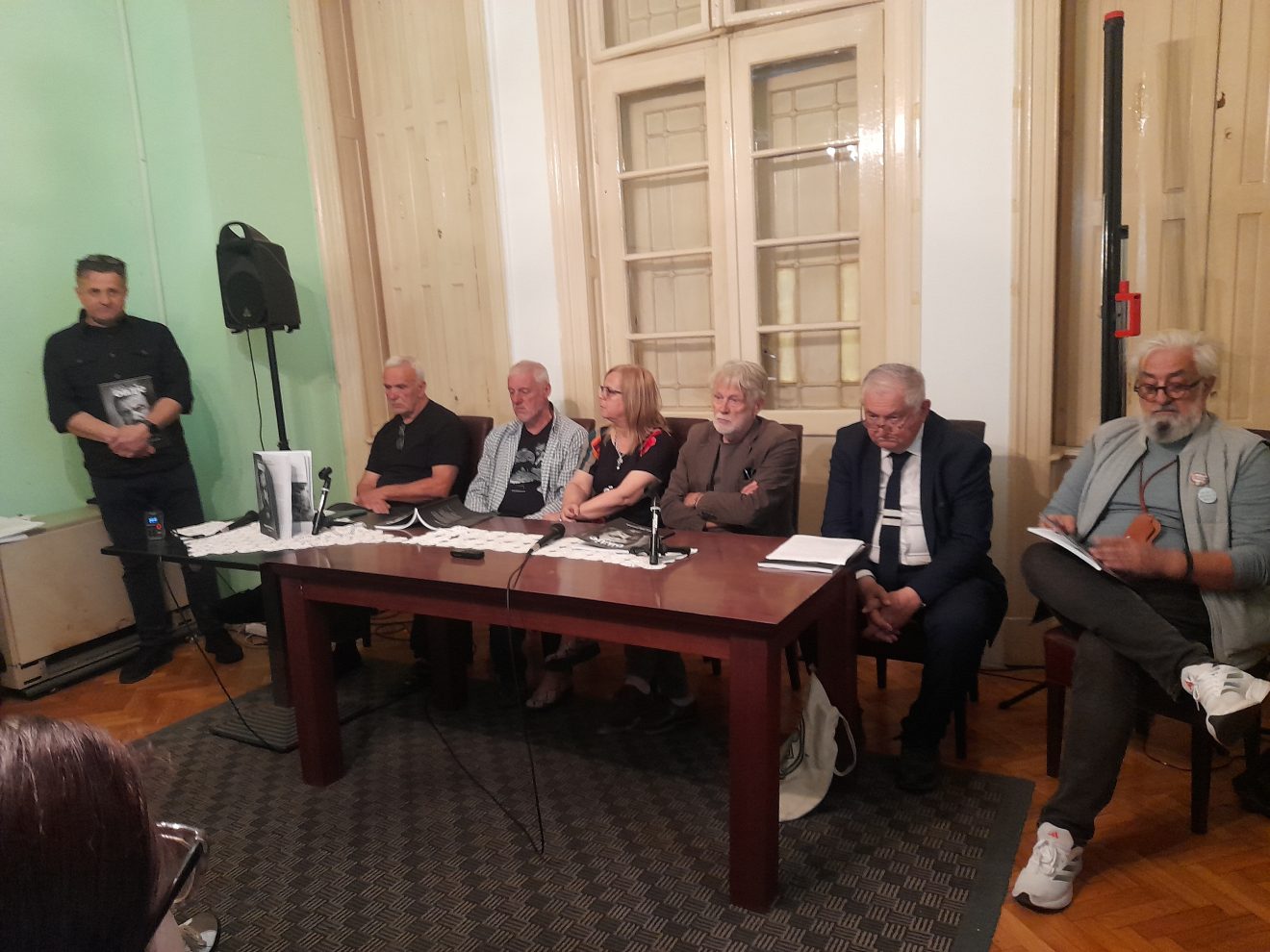 Omaž Miodragu Raičeviću, pesniku koji je opisao krug i iz jedne sobe ...