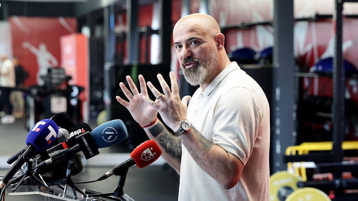 Stanković o prelaznom roku: Crvena zvezda uvek čuva neku bombu ili keca ...